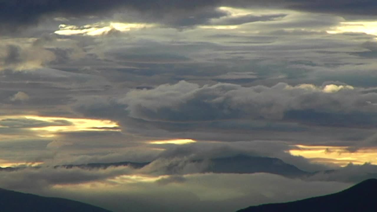 Mountain Cloud Lapse Motion | Shift Worship